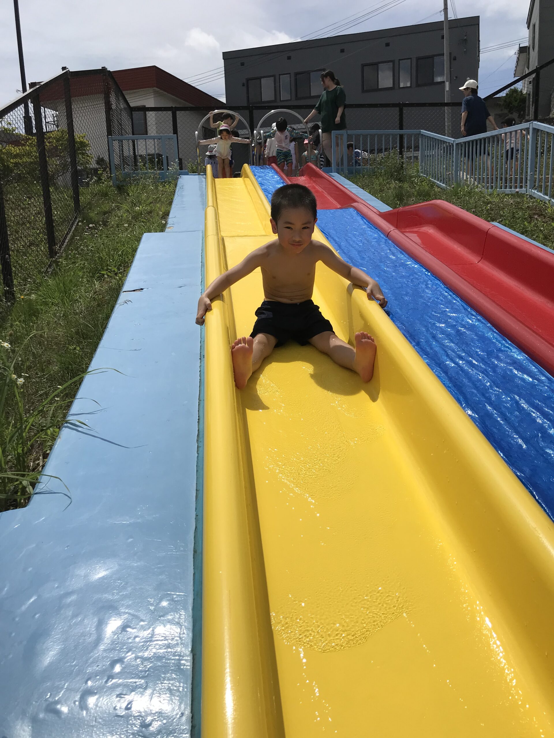サニー公園にて水遊び | あんあんclass南平岸ルーム